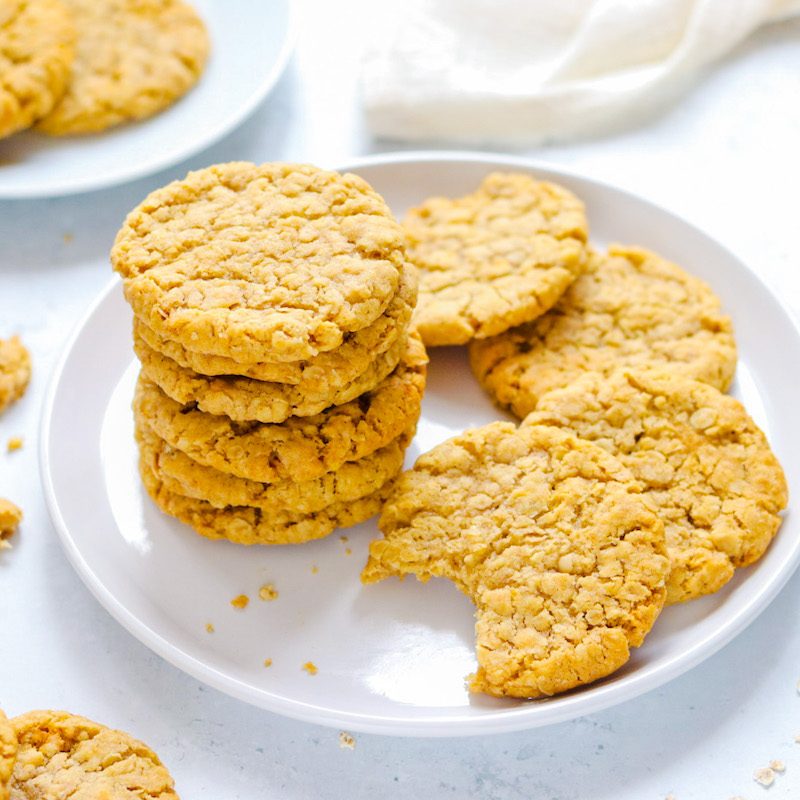 Oat Biscuits Recipe (Homemade Hobnobs) - My Morning Mocha