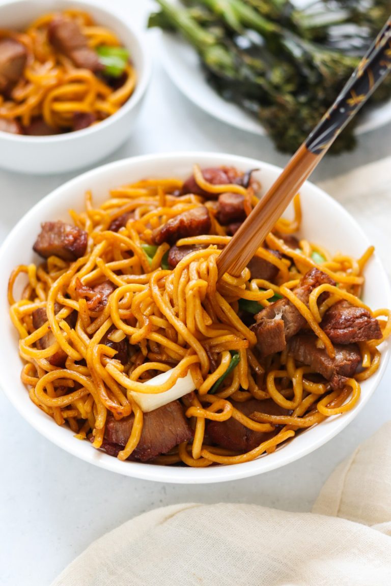 Char Siu Chow Mein (Roasted Pork) - My Morning Mocha