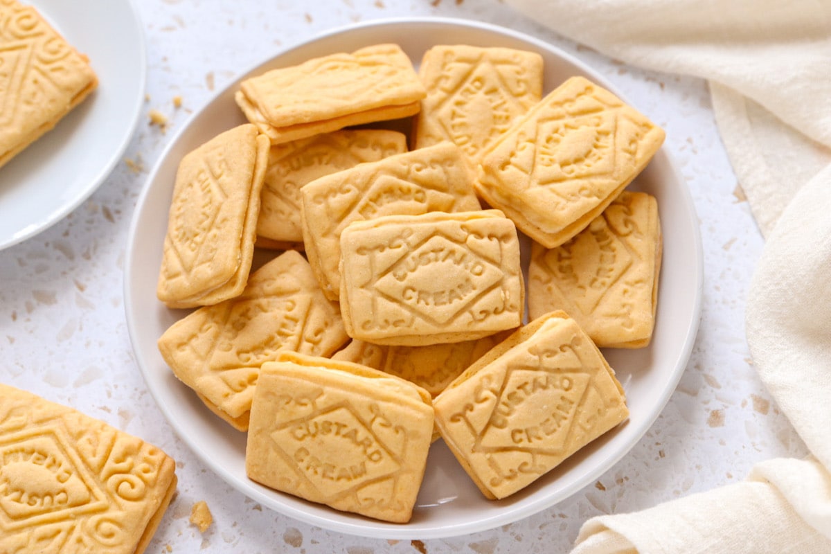 Custard creams biscuits store