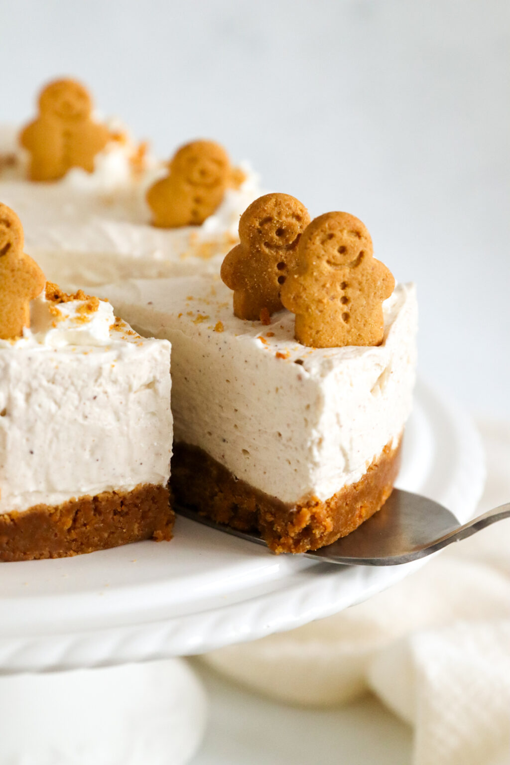 Gingerbread Cheesecake (No Bake) - My Morning Mocha